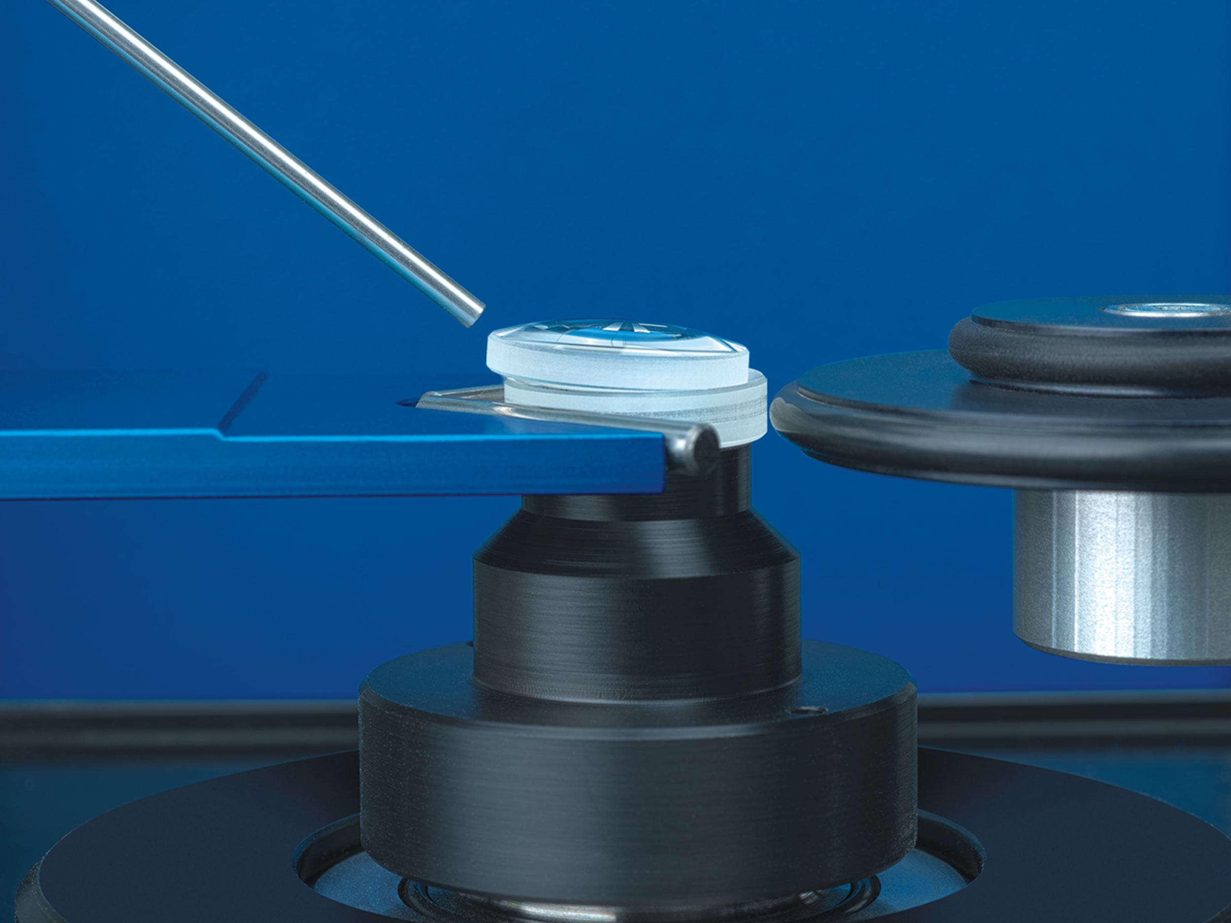 OptiCentric® - Lens centration and alignment